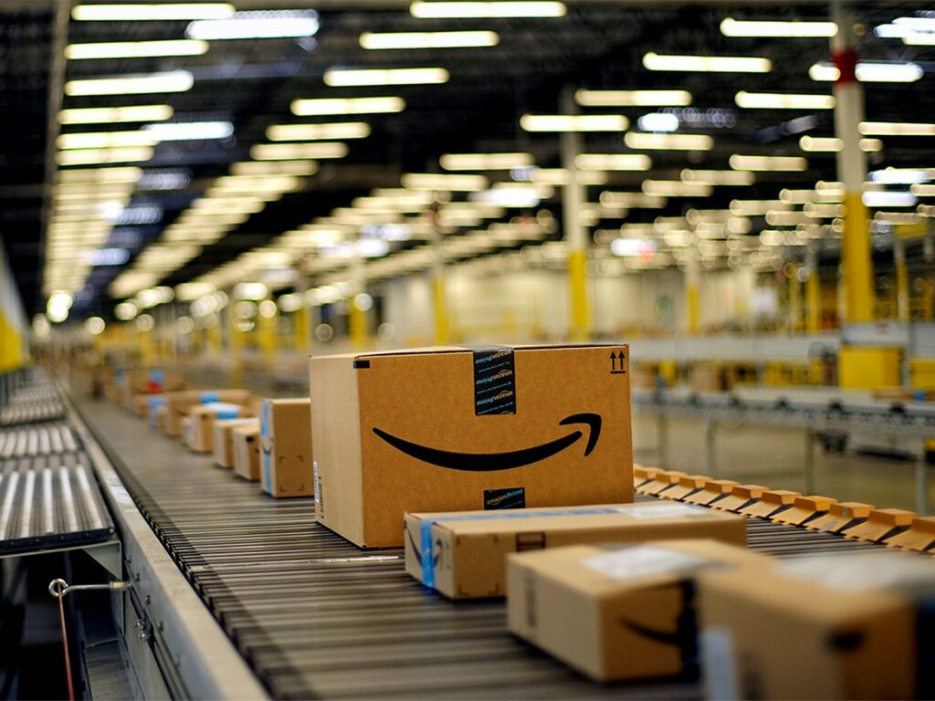 Amazon allows staff to "spy" on VIPs' purchase history - Geek Room