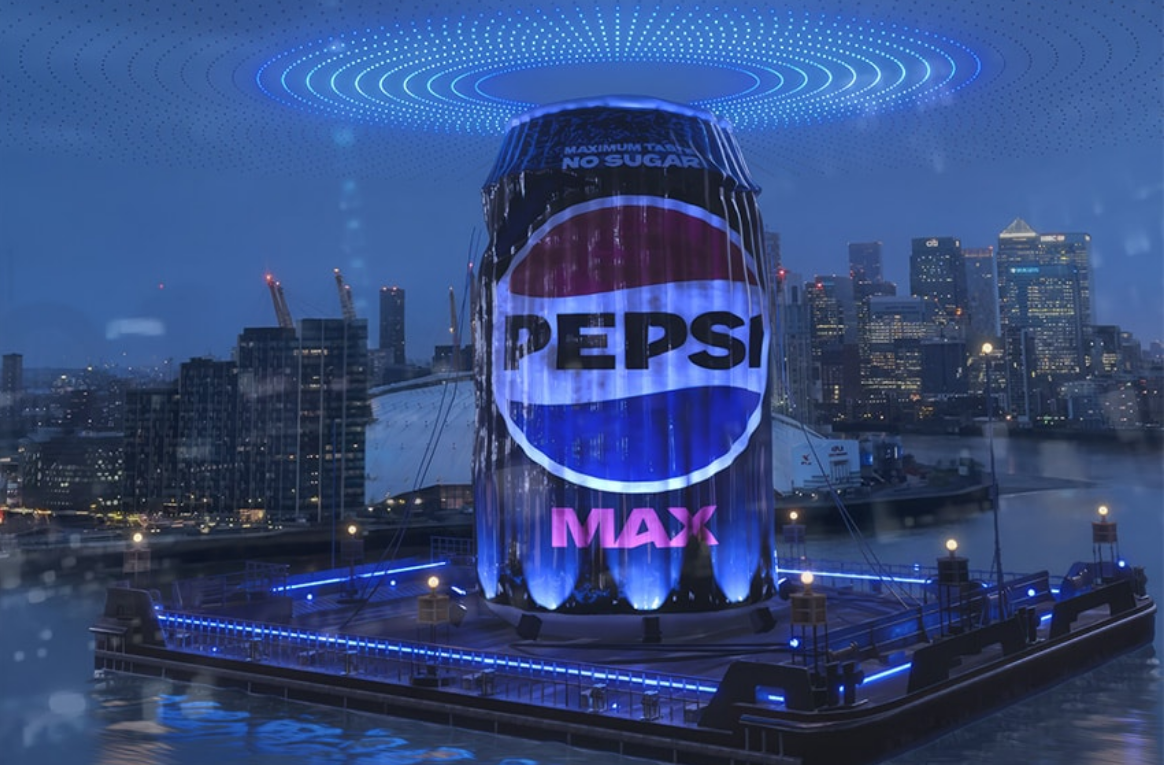 Pepsi adverteert met nieuw logo op enkele van 's werelds beroemdste ...