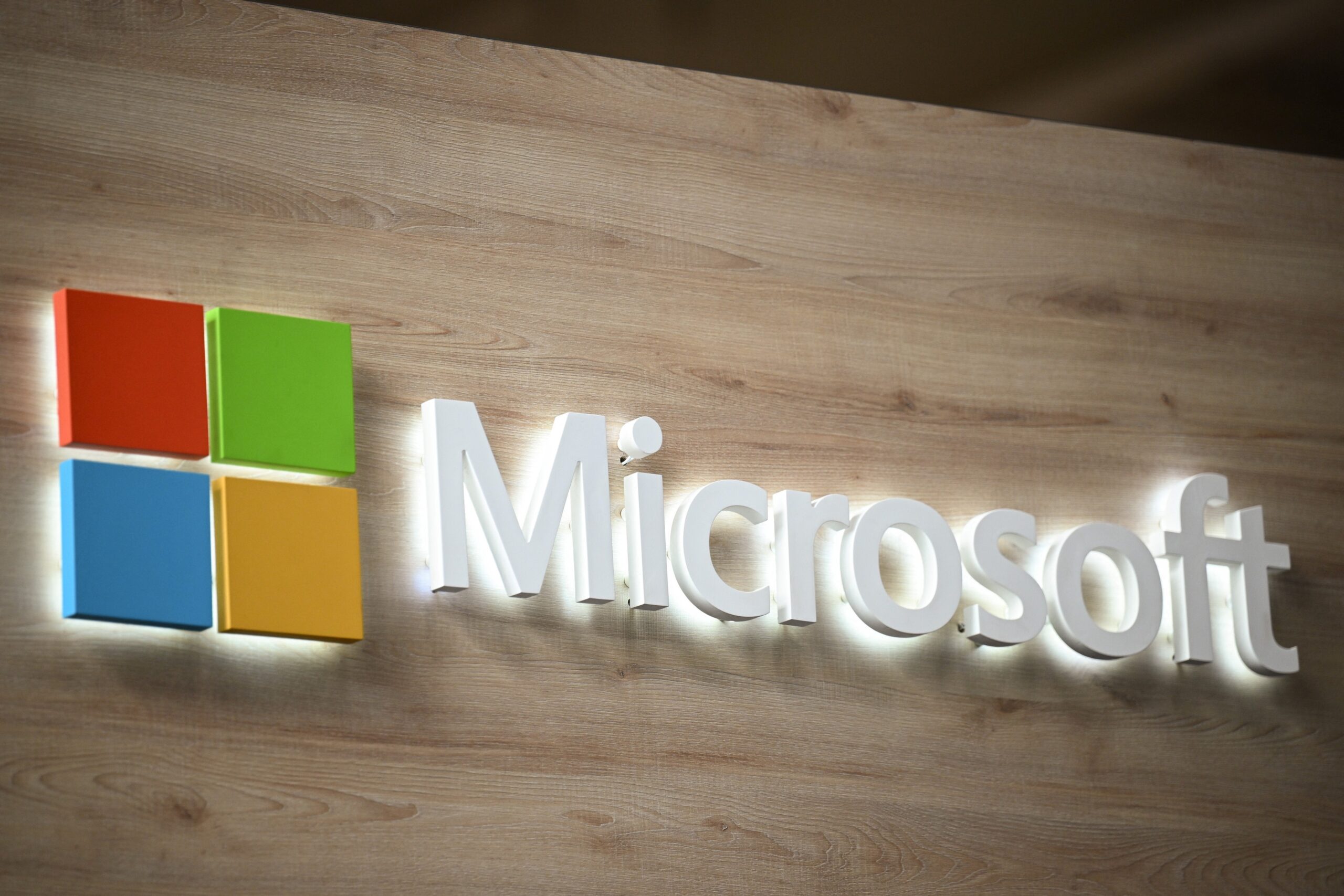Microsoft prepares new language model to compete with Google and OpenAI ...