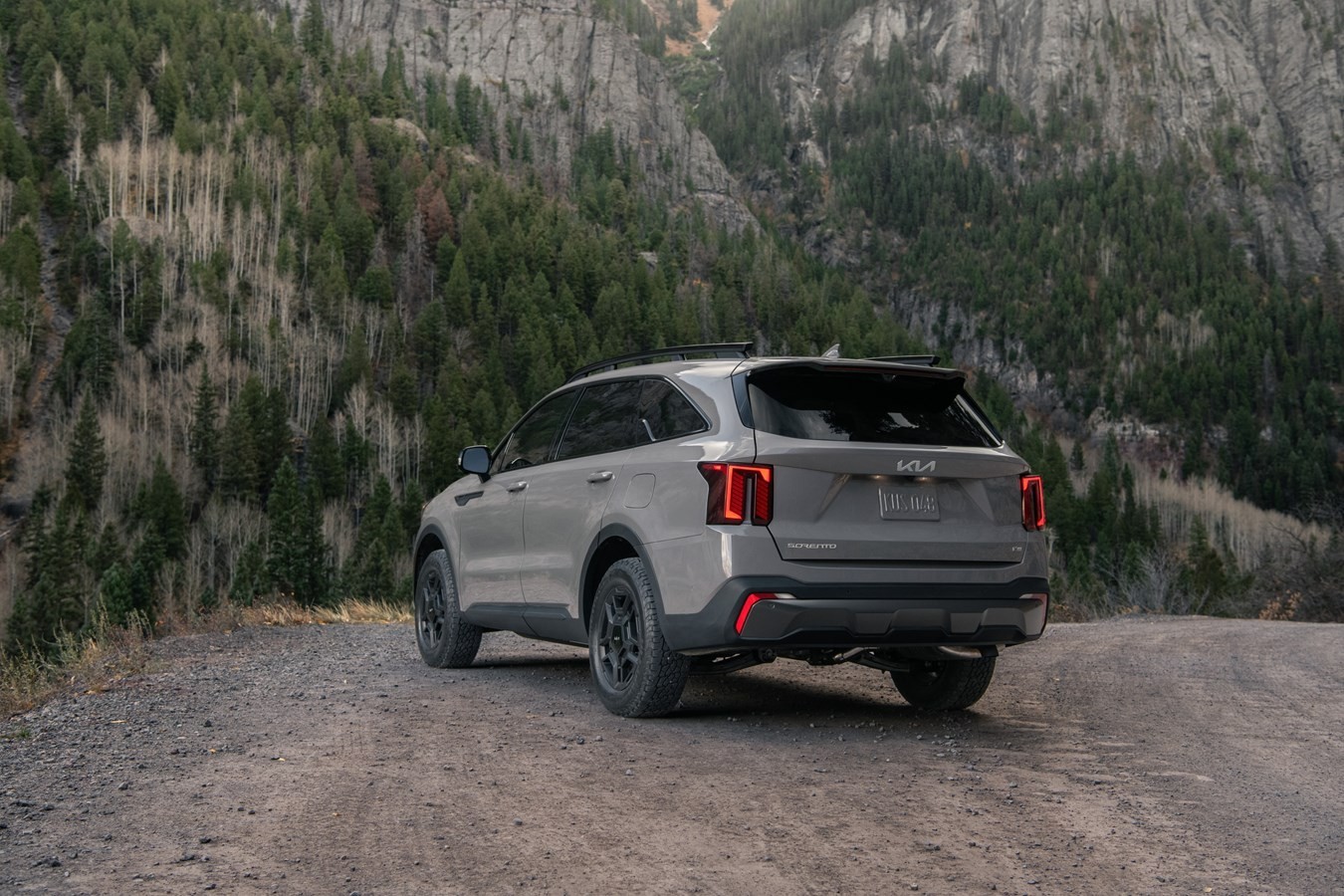 O novo modelo Kia Sorento 2025 vem com várias atualizações adaptadas ...