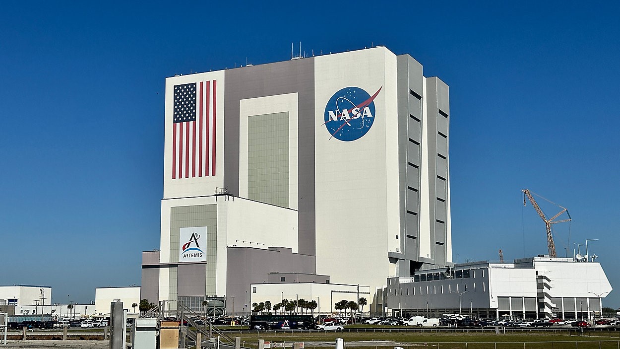 NASA refutes claims that space object 31/Atlas is an advanced ...
